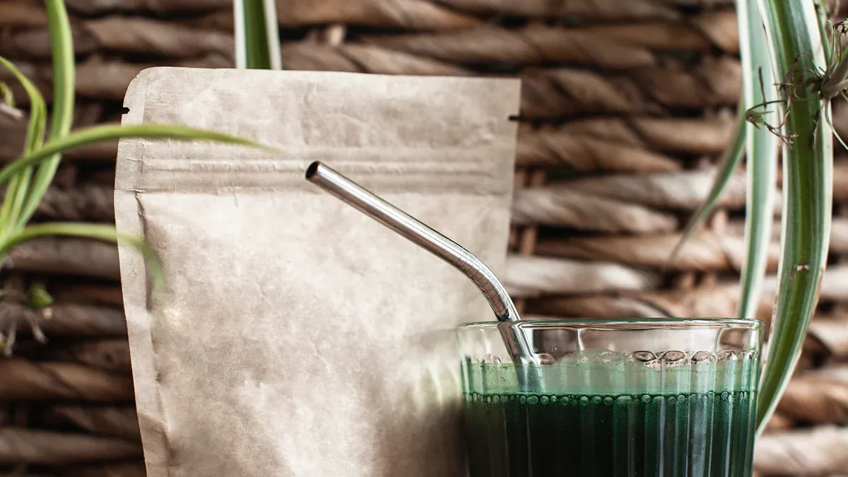 Co spojuje spirulinu a fykocyanin ve výživě